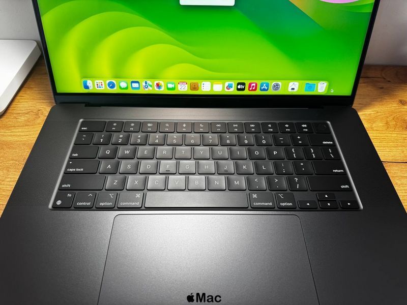 Купити Apple MacBook Pro 16 2023 18-Core GPU M3 Pro 18Gb 512Gb Space ...